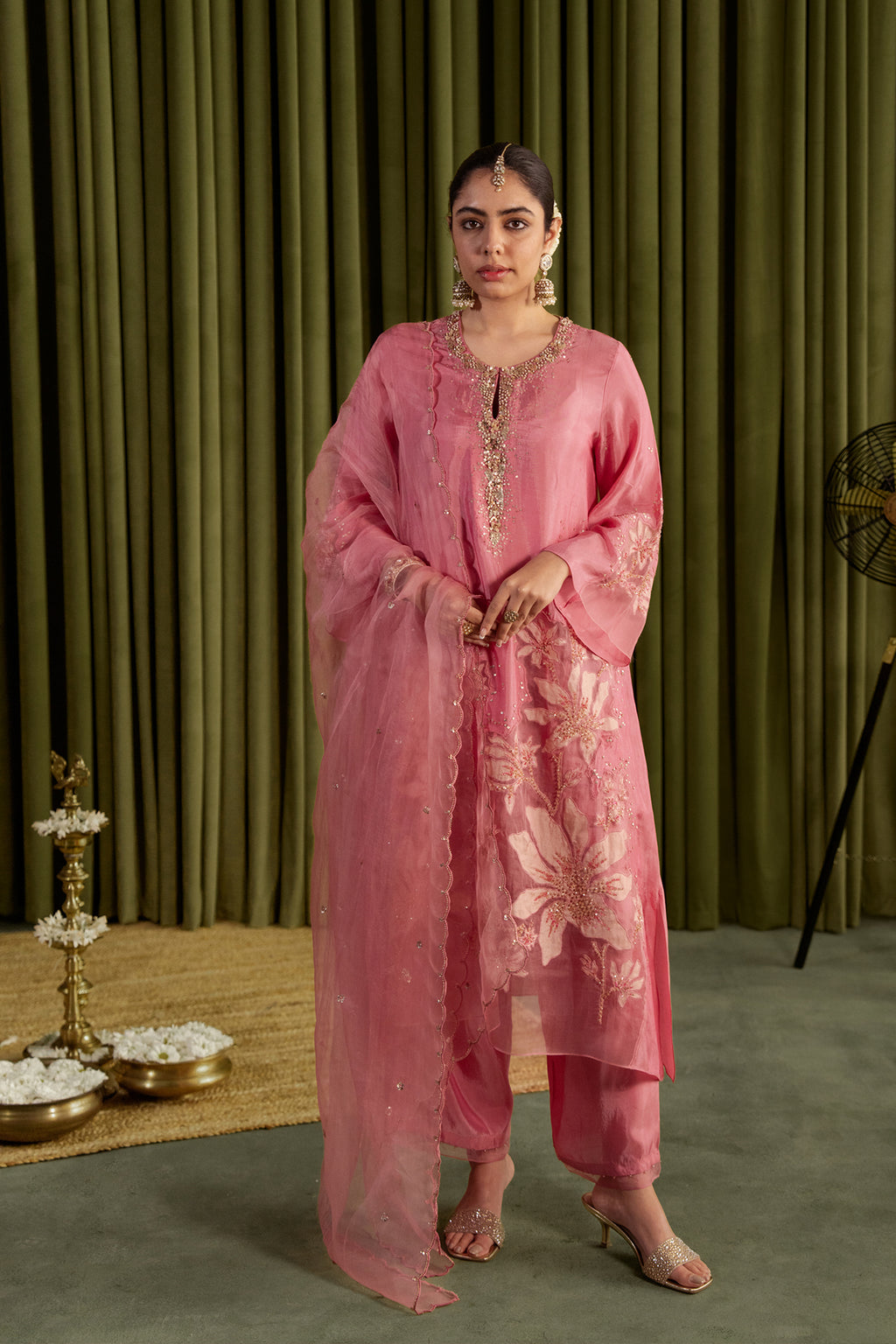 ONT 474 - SET - ROSE – OneNotTwo