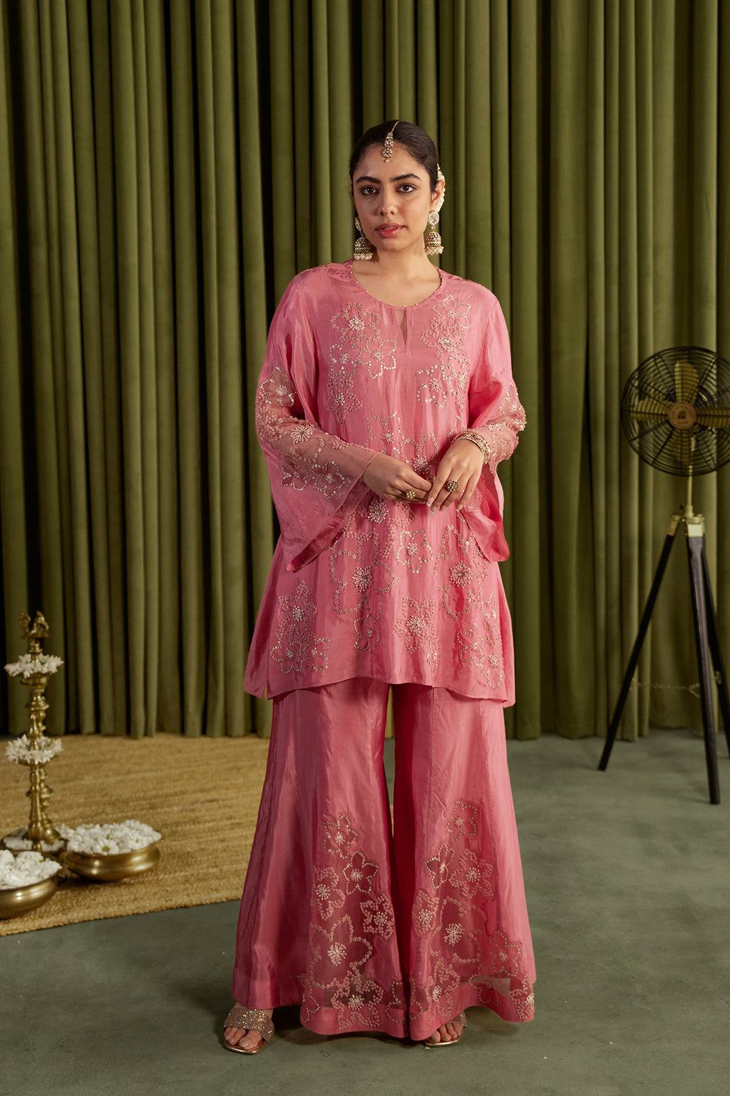 ONT 475 - SET - ROSE – OneNotTwo